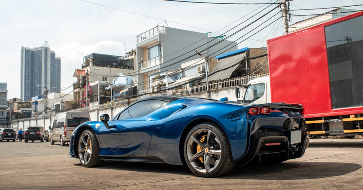 Siêu xe hybrid Ferrari SF90 Stradale của Cường Đô La chính thức ra biển ...