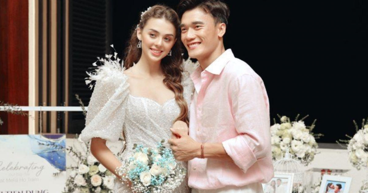 Vợ Tây Bùi Tiến Dũng tung thẳng khoảnh khắc 'riêng tư' của chồng, CDM 'vạch trần' thêm 1 sự thật ...