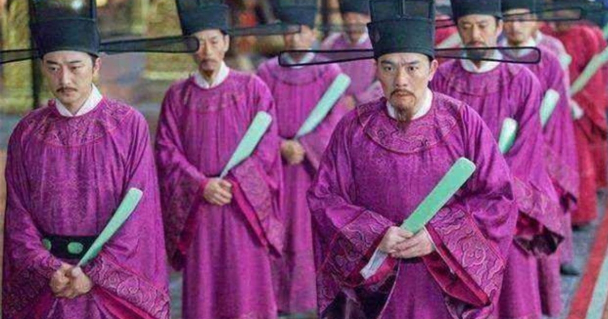 Vì sao quan lại thời xưa lại cởi giày khi vào triều gặp hoàng đế? - Tinmoi