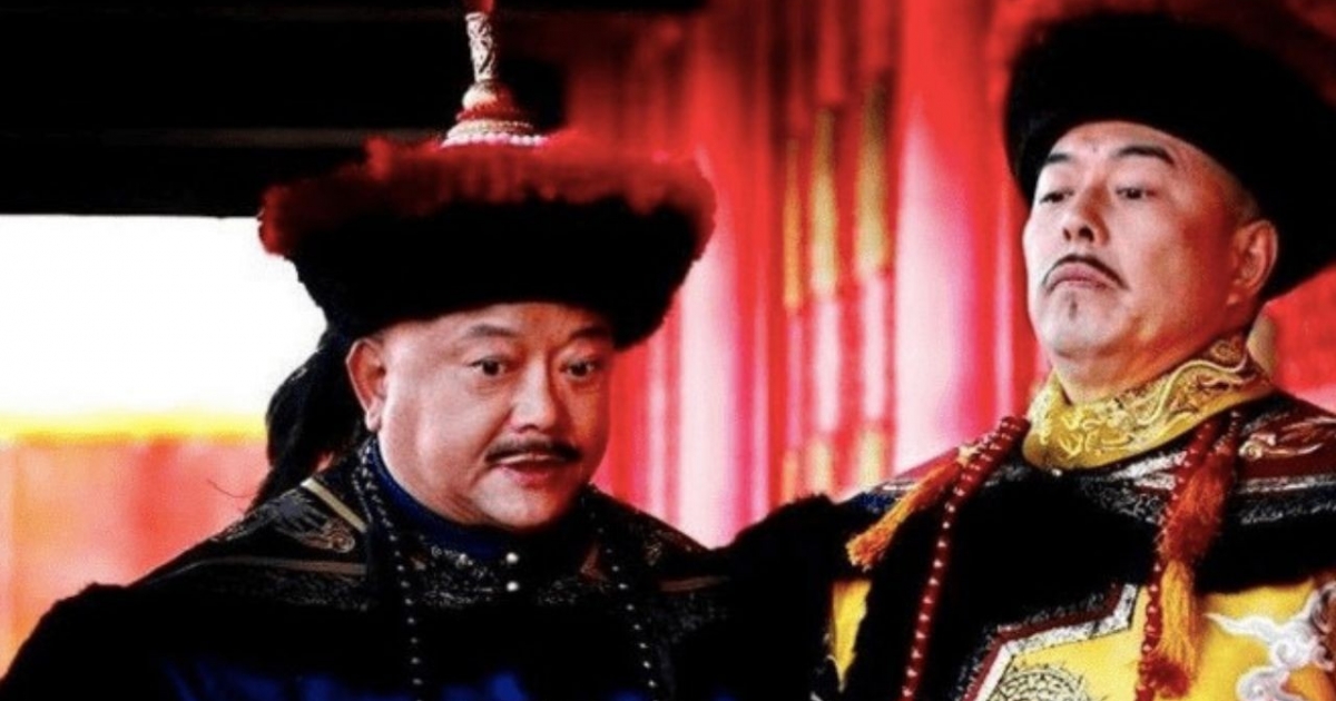 Hòa Thân bỏ cát vào cháo cứu trợ, tại sao Càn Long lại khen nức nở? - Tinmoi