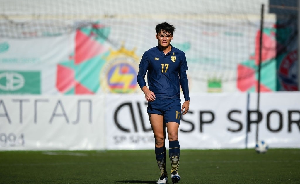 Trung vệ gốc Đan Mạch của ĐT Thái Lan bất ngờ đưa ra tuyên bố sốc trước ...