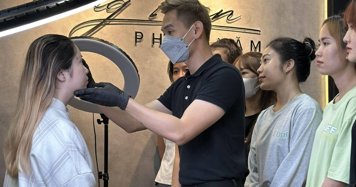 Master Tòng Trần: Hoàn hảo sắc đẹp bằng nghệ thuật phun xăm - Tinmoi